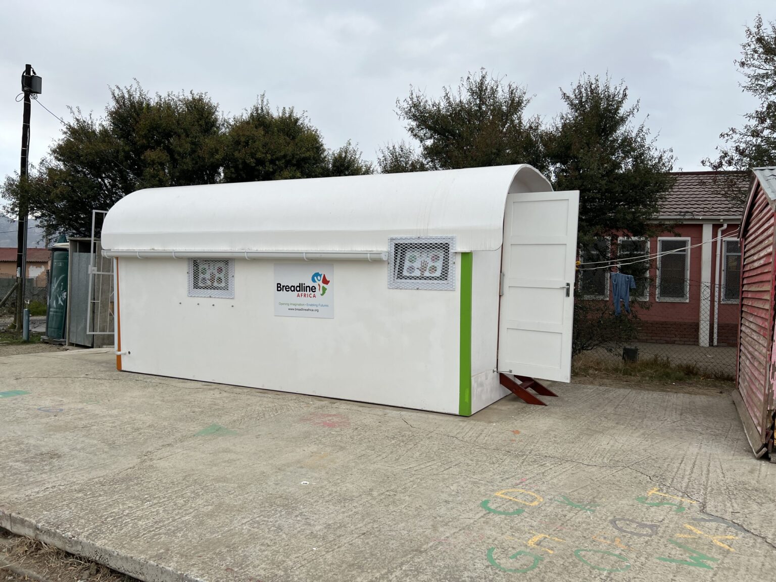 Sandbag Structures – Breadline Africa